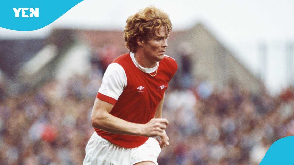 Willie Young: Arsenal Announce Death of Legendary Defender with ...
