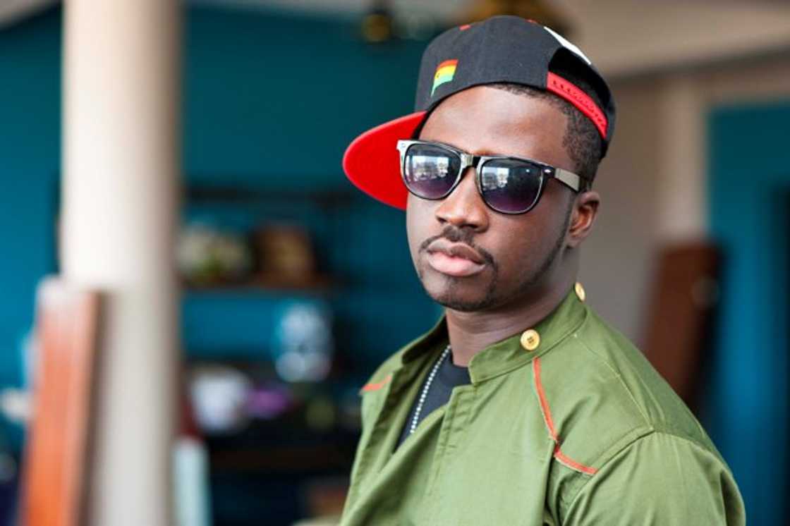 Asem: Ghanaian Rapper Gives Football Commentary While Jogging On The ...