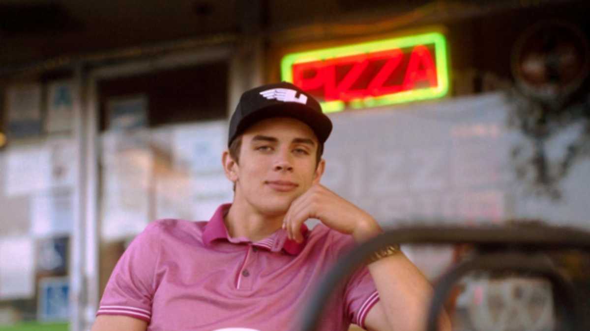 Hayes Grier: real name, girlfriend, house, height, net worth - YEN.COM.GH