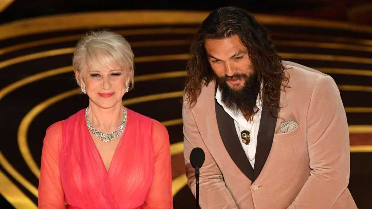 Jason Momoa ethnicity, nationality, parents, wife, kids, The Rock ...