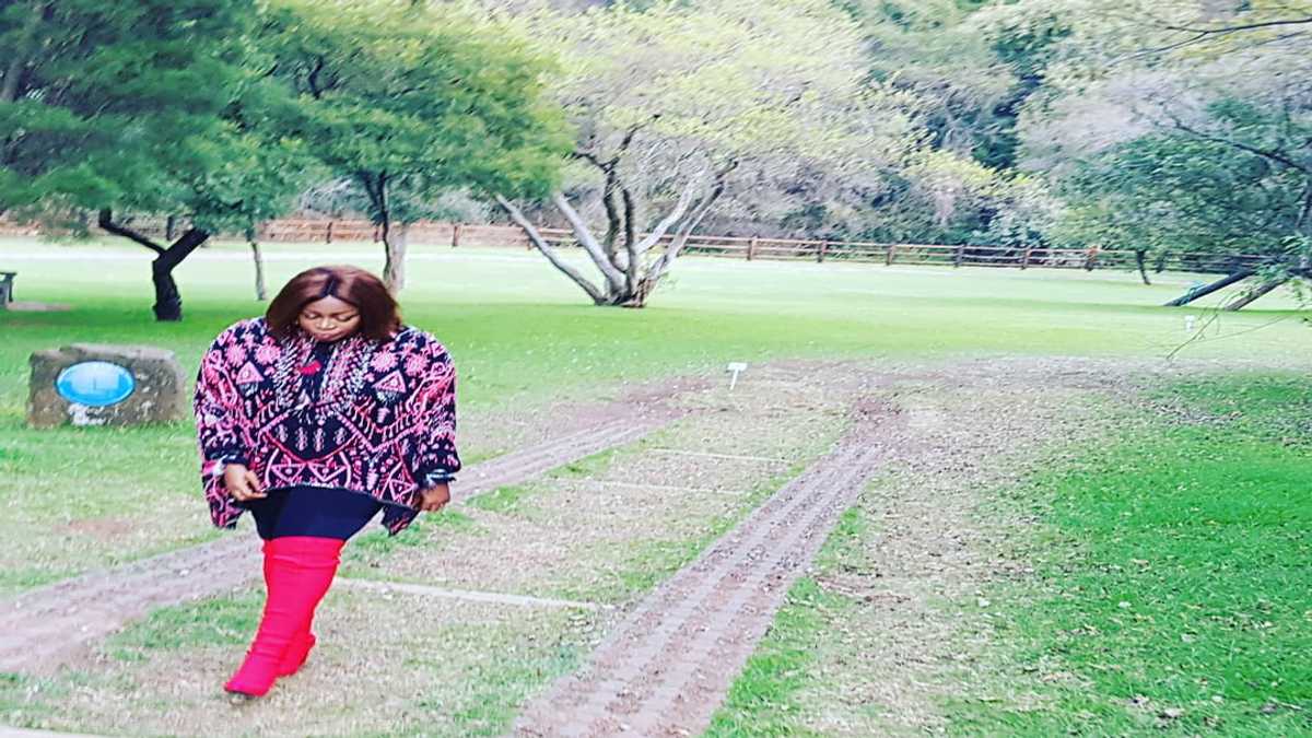 Sinach age, real name, children, husband, education, songs, albums ...