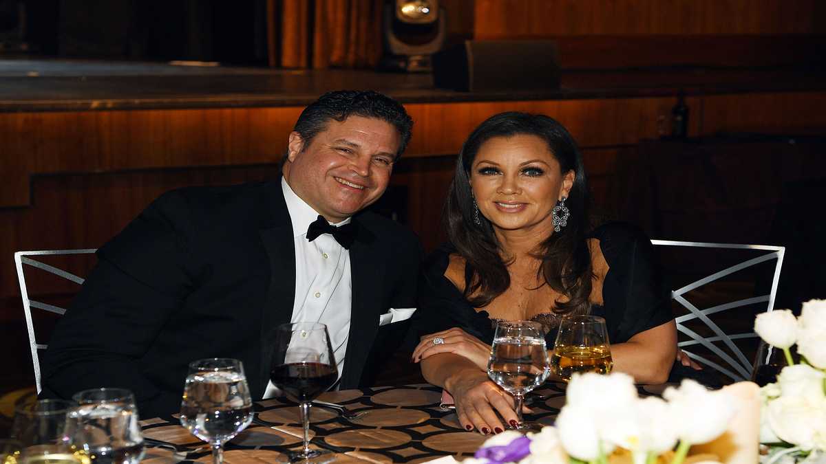 Jim Skrip's biography: Meet Vanessa Williams' lovely husband - YEN.COM.GH
