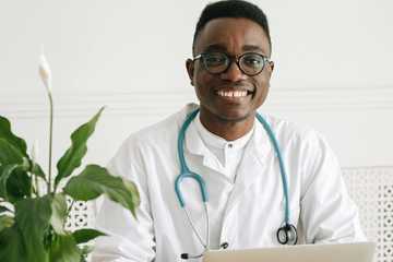 Beginners guide on how to become a Doctor in Ghana - YEN.COM.GH