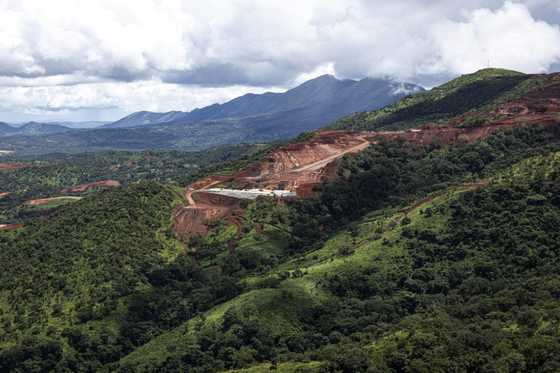 In Simandou mountains, Guinea prepares to cash in on iron ore - YEN.COM.GH
