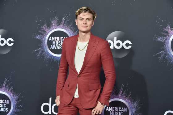 Carter Sharer: Real name, net worth, wife, family, house, facts - YEN ...