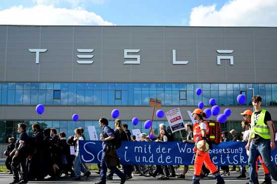 Hundreds protest outside German Tesla factory - YEN.COM.GH