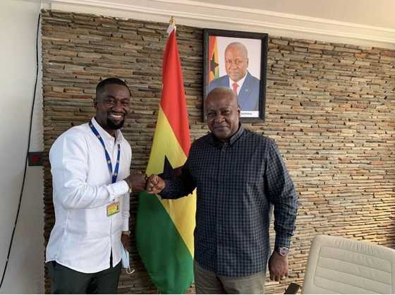 Former Ayensuano MP Reconnects With Fan, Leads Him Into His Land ...