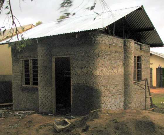 The "Toa House" Story: Meet the Young Ghanaian man Building Homes out ...