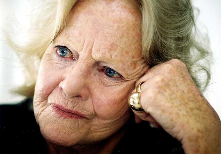 Who is the oldest living actor? 25 elderly actors still active today ...