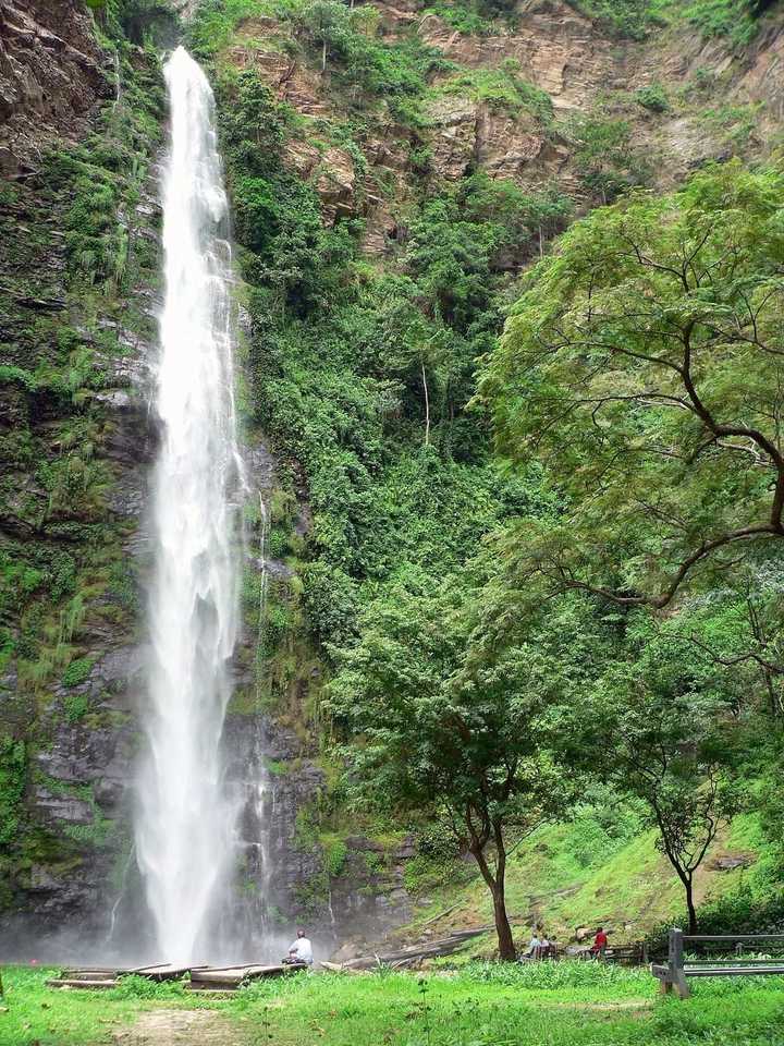 List of waterfalls in Ghana and their locations - YEN.COM.GH