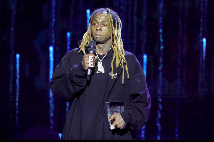 A list of 15 rappers with the most number 1 hits and their respective ...