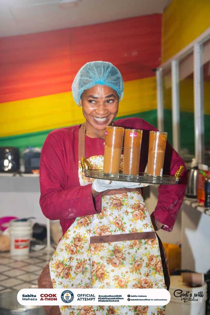 Ghanaian Chef Embarks On 150-Hour Cook-A-Thon, Sings With Joy As She ...
