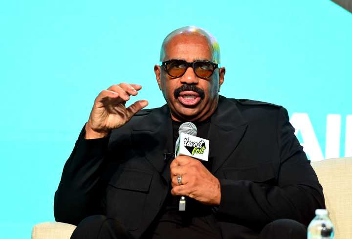 15 of the most hilarious black stand-up comedians of all time - YEN.COM.GH