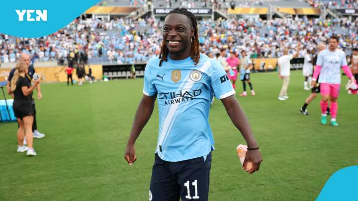 Jeremy Doku: Manchester City Star Proposes to Girlfriend in Dubai After ...