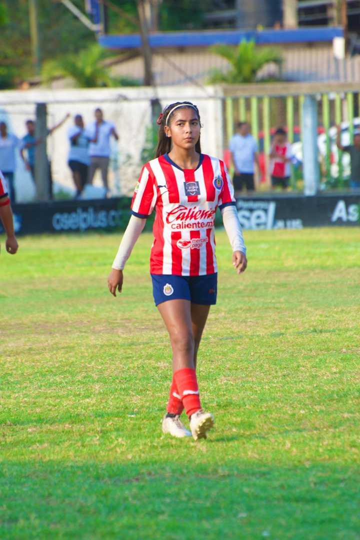 Tragedy on the Pitch: Mexican Footballer Atziri Ledif Dies During Final ...