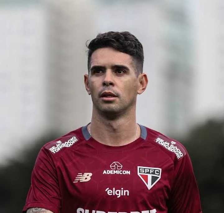 Ex-Chelsea Star Oscar Hospitalised After Collapsing During Training in ...