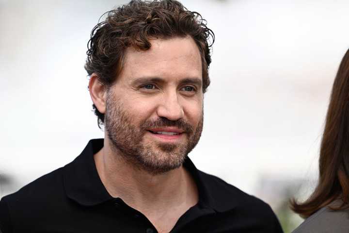 Top 10 male face shapes: Know your face shape today (with examples ...