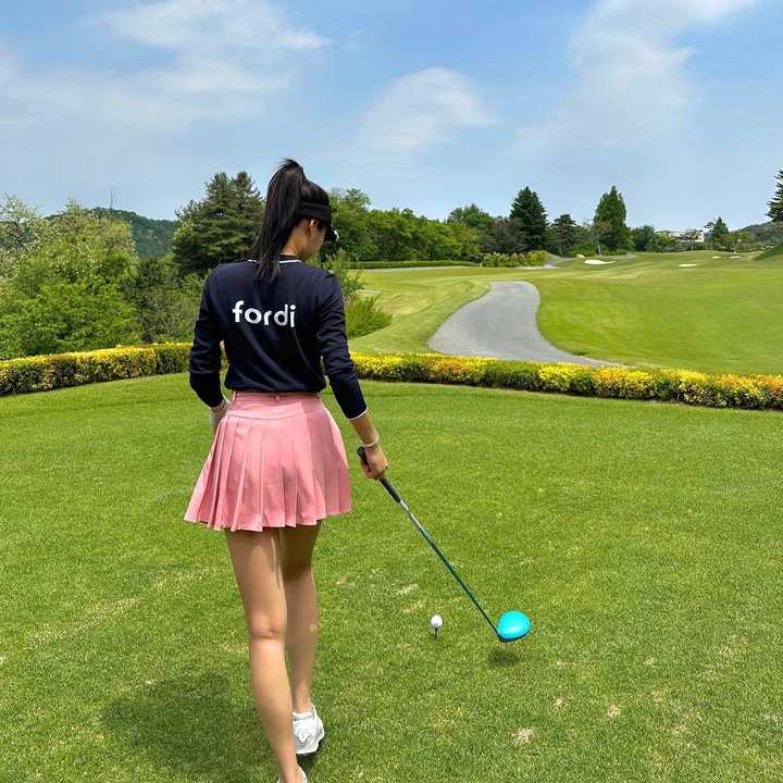 Country club outfits: Dress code and ideas on what to wear with photos ...