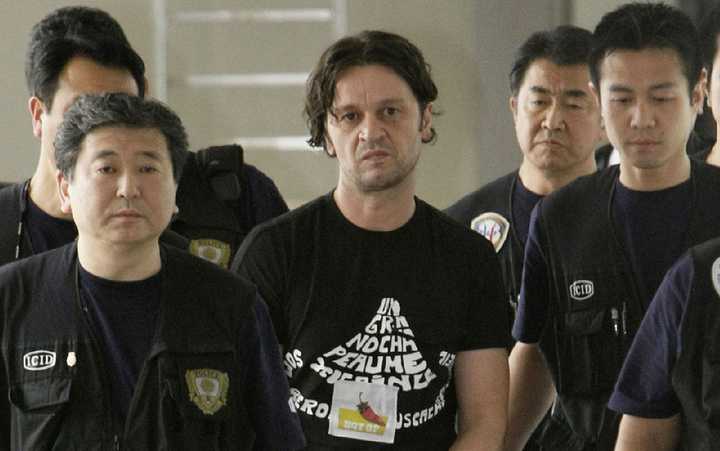 15 most famous thieves who pulled off heists you won't believe are real ...