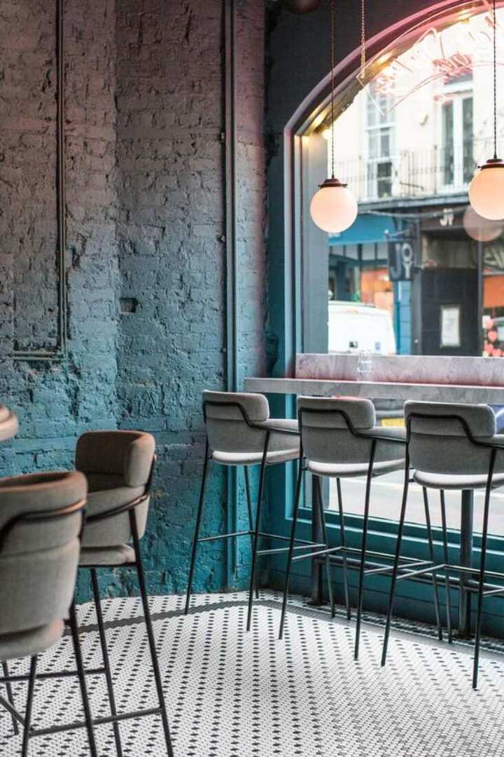 Low-budget small cafe interior design ideas great for small spaces ...